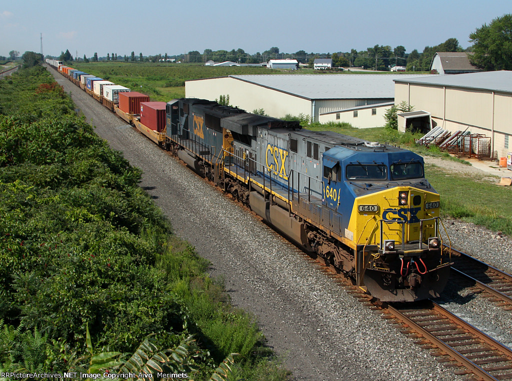 CSX Q020 at Mile 70 Lakeshore Sub